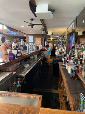 FRIENDLY TAVERN - Updated December 2025 - 70 Photos & 189 Reviews ...