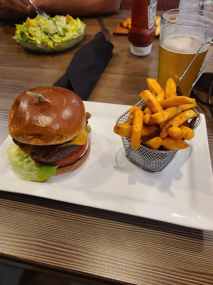 121 BAR AND GRILL - Updated June 2024 - 13 Photos - 8540 Commerce ...