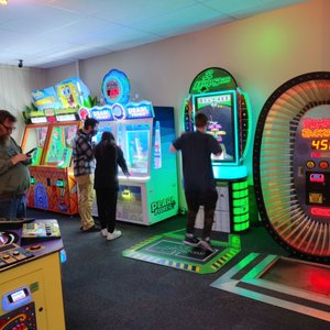 GRESHAM CINEMA AND WUNDERLAND - 54 Photos & 60 Reviews - 140 NW ...