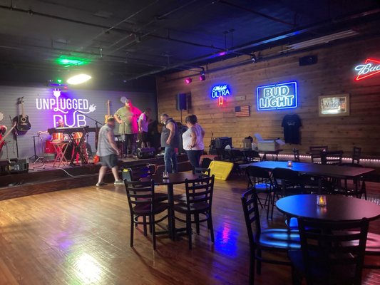 UNPLUGGED PUB - Updated August 2025 - 10 Photos & 19 Reviews - 25 ...