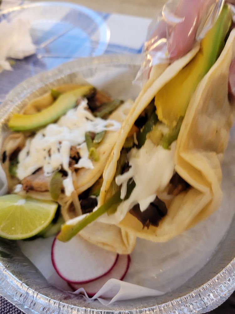 La Virgen De Las Nieves | Restaurante Mexicano en Philadelphia, NJ | FAMER