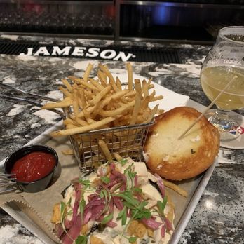 TAPHOUSE 41 - Updated June 2025 - 244 Photos & 380 Reviews - 2101 W ...