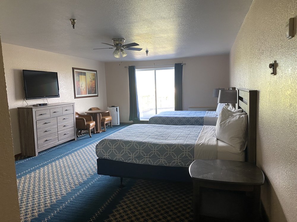 EAGLE HOTEL - Updated July 2025 - 27 Photos & 35 Reviews - 918 S Colony ...