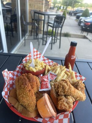 2 NEIGHBORS HOT CHICKEN - Updated August 2025 - 25 Photos & 33 Reviews ...
