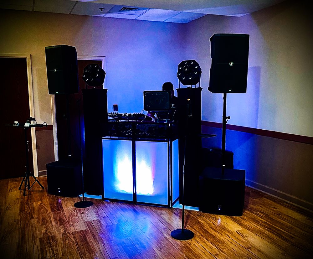 TRUE TEXAN ENTERTAINMENT - Updated December 2025 - 31 Photos - San ...