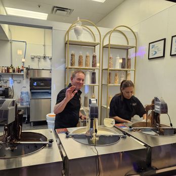 CHAMPAGNE & CHOCOLATE - Updated November 2024 - 188 Photos & 42 Reviews ...