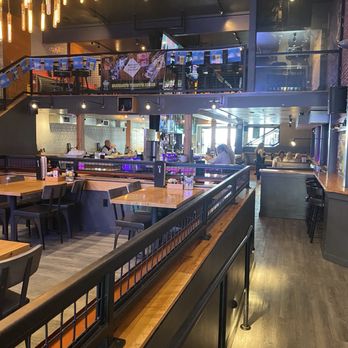 THE LUCKY SCREW - Updated December 2025 - 83 Photos & 82 Reviews - 1527 ...