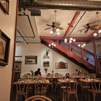 ROE - Updated January 2026 - 55 Photos & 32 Reviews - 207 Unity St ...