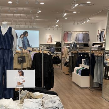 Gap manhattan village store