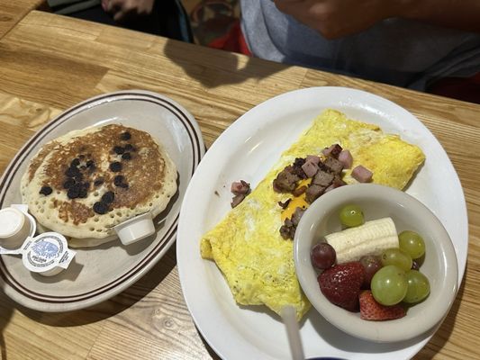 HANGING FIVE FAMILY RESTAURANT - Updated August 2025 - 105 Photos & 204 ...