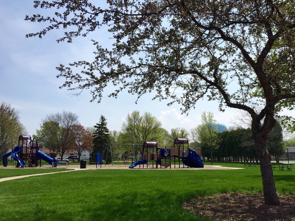 SUMMIT PARK - Updated April 2025 - 2423 N Summit St, Appleton ...