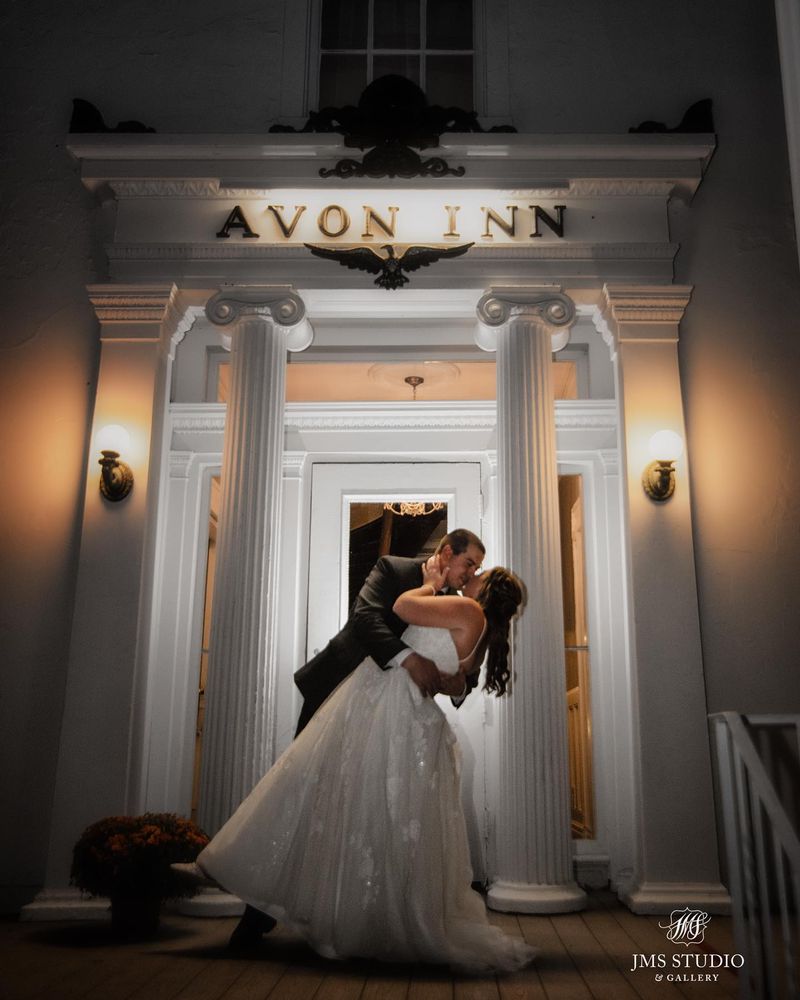 AVON INN - Updated October 2025 - 20 Photos & 22 Reviews - 55 E Main St ...