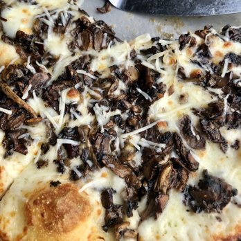 BLUE LINE PIZZA - 998 Photos & 1134 Reviews - 1108 Burlingame Ave ...