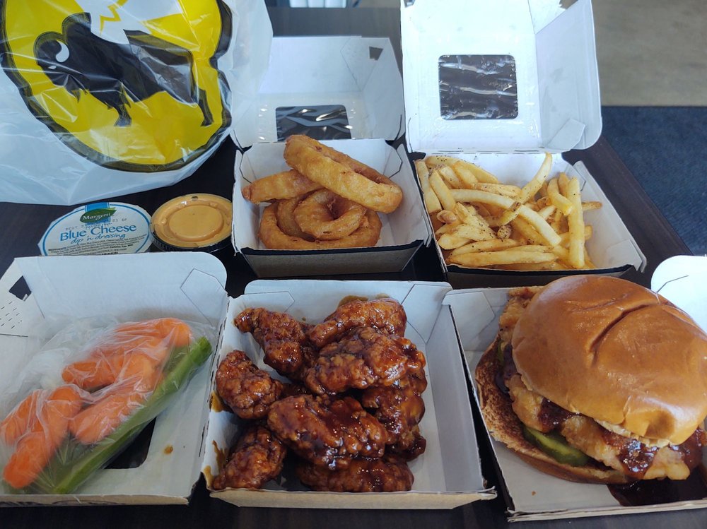 BUFFALO WILD WINGS ‘GO’ - ALBANY - 33 New Scotland Ave, Albany, New ...
