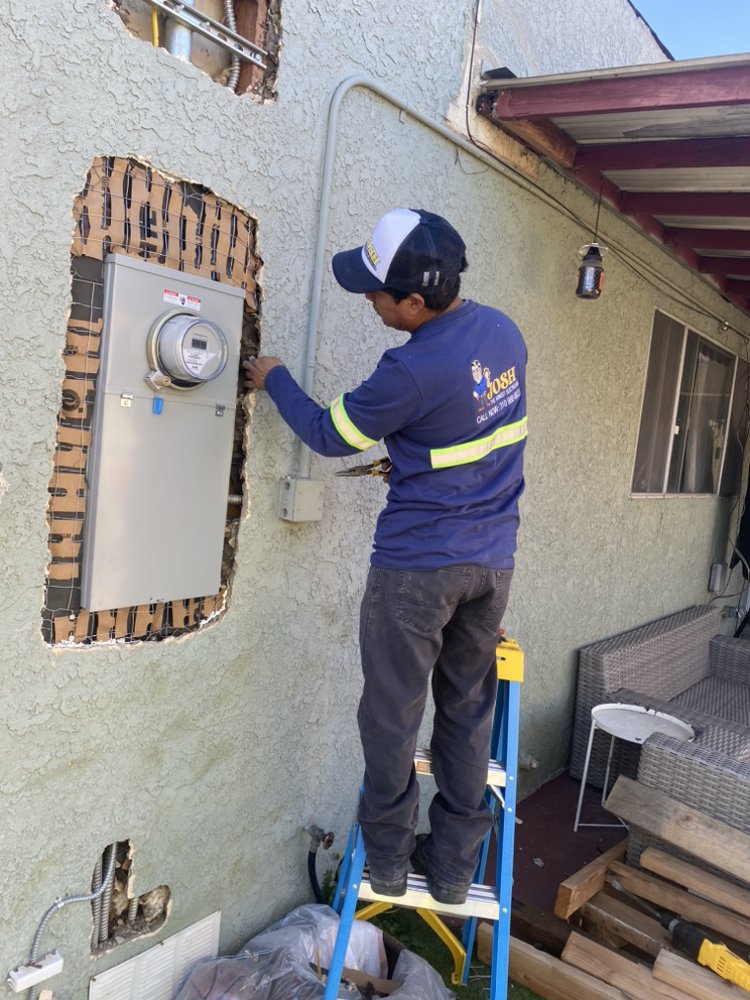 JOSH THE HONEST ELECTRICIAN - 52 Photos & 14 Reviews - 534 E Hyde Park ...