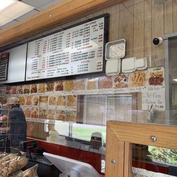 Tom's seafood store