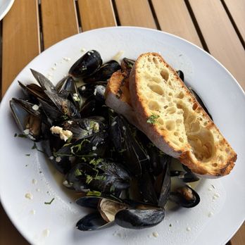 RED’S TABLE - Updated December 2025 - 445 Photos & 778 Reviews - 11150 ...