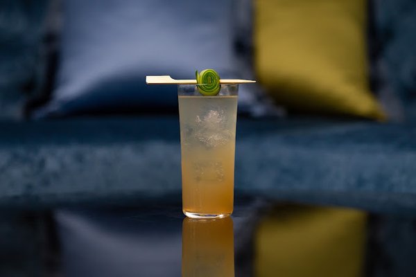 FLEETWOOD LOUNGE - Updated December 2025 - 10 Photos - 524 10 AVENUE SW ...