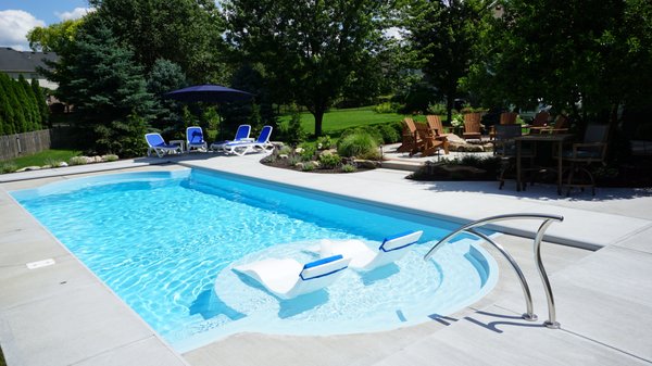 COLONIAL CLASSICS - Updated April 2025 - 27 Photos - 3633 Epworth Rd ...