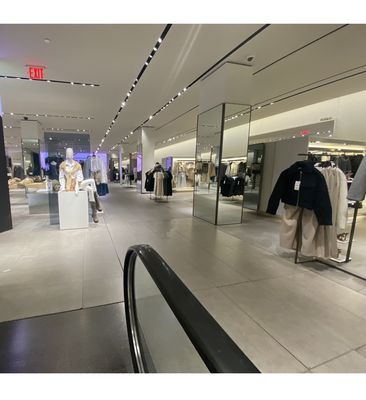 ZARA - Updated December 2025 - 67 Photos & 173 Reviews - 666 5th Ave ...