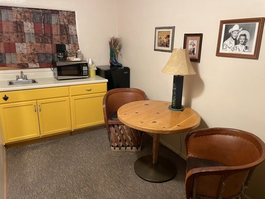 SILVER SADDLE MOTEL - Updated December 2025 - 176 Photos & 186 Reviews ...