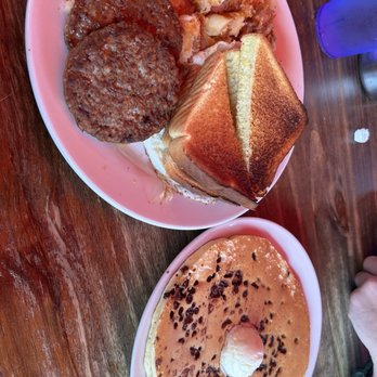 DK DINER - Updated October 2025 - 456 Photos & 489 Reviews - 1715 W 3rd ...