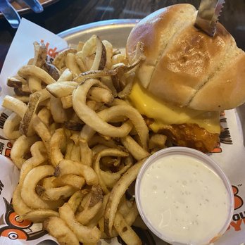 HOOTERS - Updated September 2025 - 43 Photos & 58 Reviews - 6454 Siegen ...