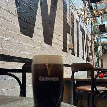 WHITES TAVERN - Updated May 2025 - 106 Photos & 77 Reviews - 2-4 ...