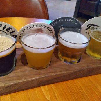 BEERTOWN PUBLIC HOUSE WHITBY - Updated December 2025 - 39 Photos & 11 ...