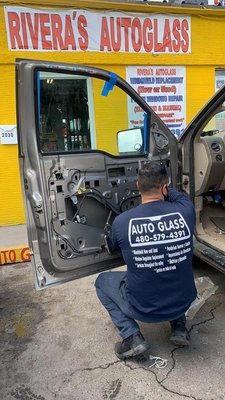 RIVERAS AUTO GLASS - Updated November 2025 - 31 Photos - 2030 N 35th ...