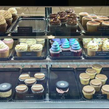 DOS CHRIS’ BAKERY & CHARCUTERIE - Updated August 2025 - 207 Photos ...