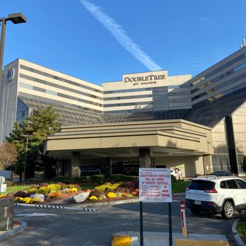 DOUBLETREE BY HILTON NEWARK AIRPORT PARKING - Updated March 2025 - 17 ...
