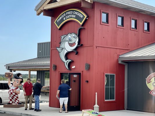 FLAT CREEK - Updated June 2024 - 41 Photos & 38 Reviews - 215 S E St ...