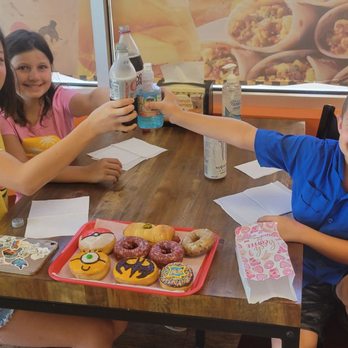 DONUT THERAPY - Updated December 2024 - 57 Photos & 49 Reviews - 7101 ...