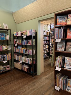 CURIOUS IGUANA - Updated April 2025 - 35 Photos & 45 Reviews - 12 N ...