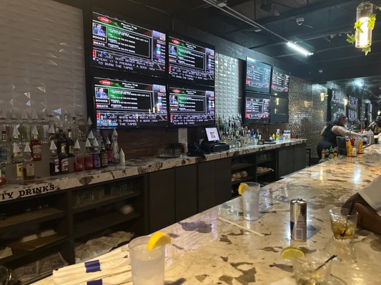 WINDSOR INN CRAB HOUSE - Updated December 2025 - 173 Photos & 194 ...