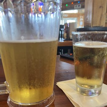 HOOTERS - Updated August 2025 - 75 Photos & 68 Reviews - 6100 SW 10th ...