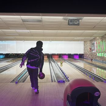 BOWL 360 ASTORIA - Updated December 2025 - 212 Photos & 307 Reviews ...