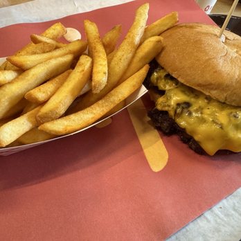 HI-POINTE DRIVE-IN - Updated June 2025 - 1004 Photos & 991 Reviews ...