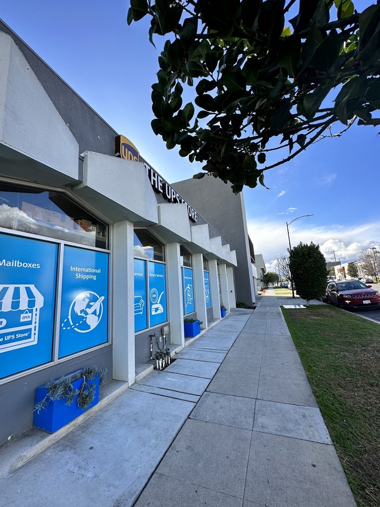 THE UPS STORE - 14 Photos & 93 Reviews - 4400 W Riverside Dr, Burbank ...