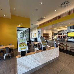 STARBIRD CHICKEN - Updated October 2025 - 370 Photos & 298 Reviews ...