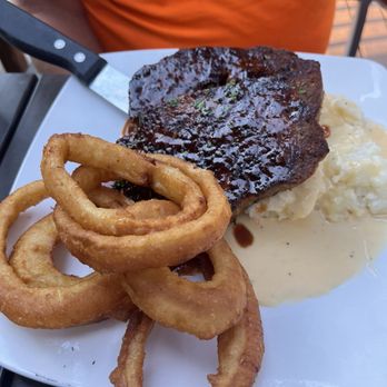 CHATTY’S TAVERN - Updated December 2025 - 22 Photos & 20 Reviews ...