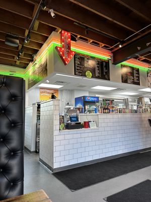 VITTA PIZZA CENTRAL ENTRANCE - Updated May 2024 - 35 Photos - 21 W ...