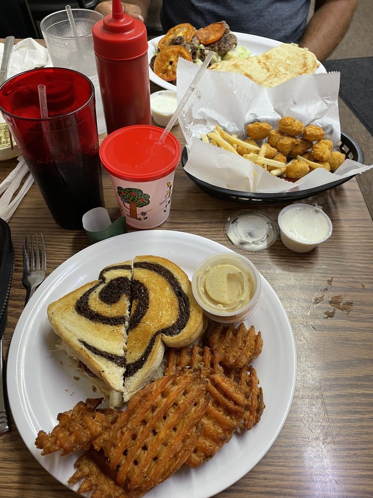 UP NORTH CAFE - Updated March 2026 - 22 Photos & 20 Reviews - 409 River ...