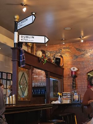 TWO FOOLS TAVERN - Updated December 2025 - 767 Photos & 806 Reviews ...