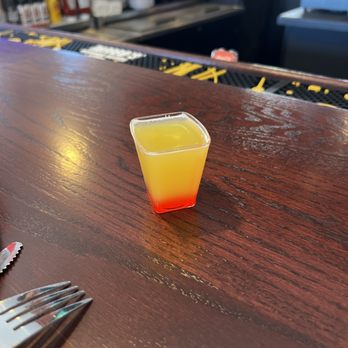 SIDELINES SPORTSBAR & GRILL - Updated January 2026 - 64 Photos & 180 ...