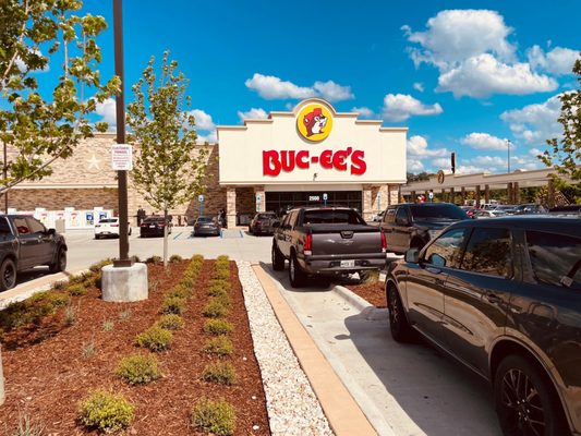 BUC-EES - Updated July 2025 - 207 Photos & 106 Reviews - 2500 Buc-ee's ...