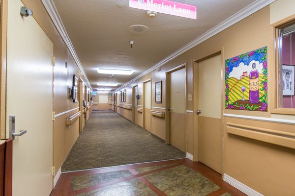 RIDGEWAY POST ACUTE - Updated January 2026 - 13 Photos - 523 Hayes Ln ...