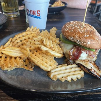 WALK ONS SPORTS BISTREAUX - Updated June 2024 - 68 Photos & 27 Reviews ...
