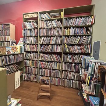 RECYCLE BOOK STORE - Updated January 2025 - 285 Photos & 478 Reviews ...
